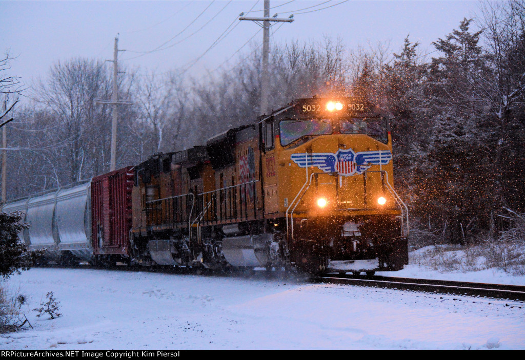 UP 5032 9642 CSX Train Q301